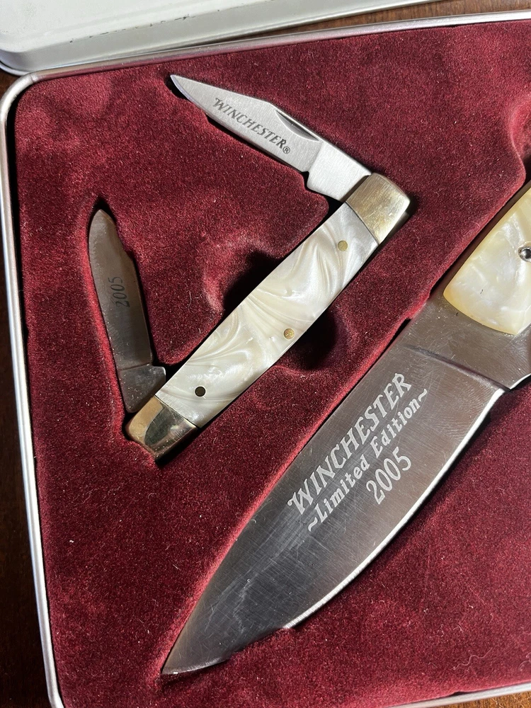 2005 Limited Edition Winchester 3 Piece Knife set w/ Sheath & Tin.