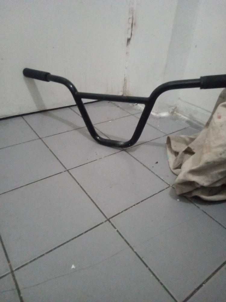 BMX Black Handlebars 28 Inches Wide 7 Rise
