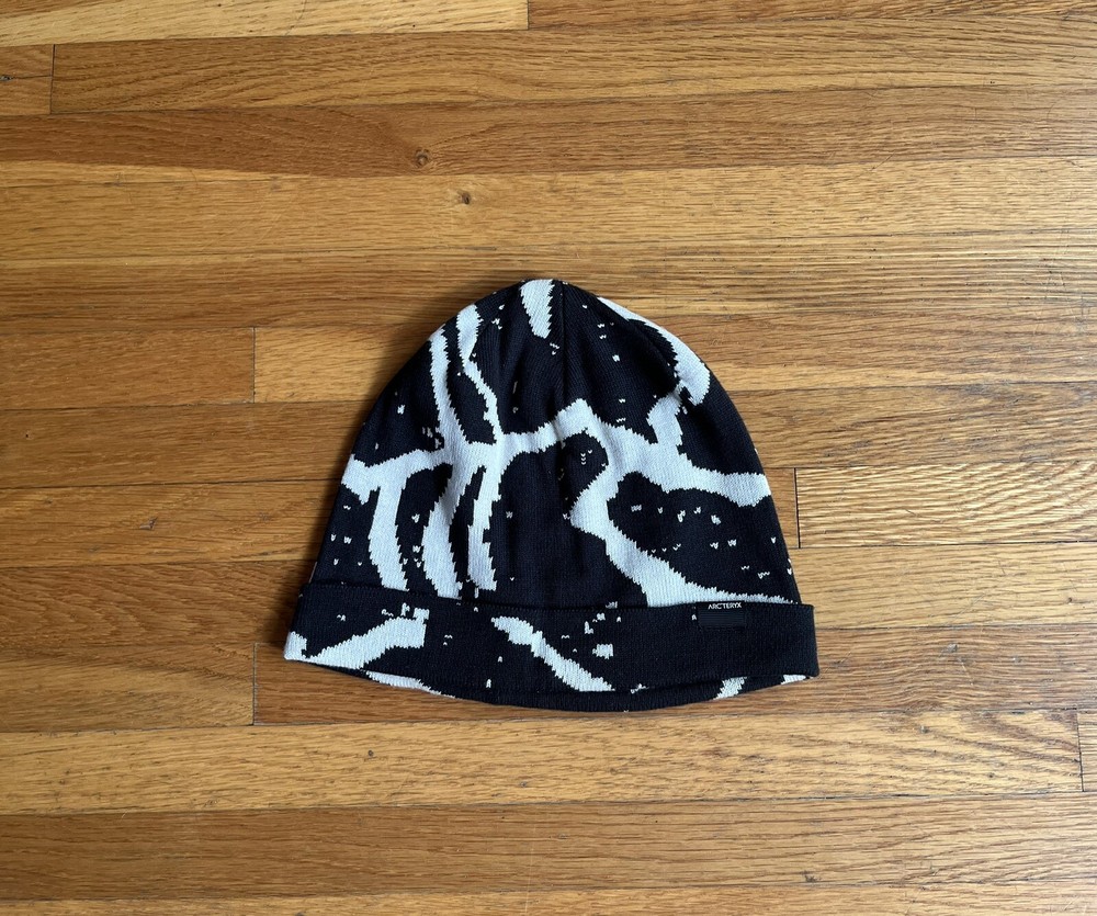Arcteryx Lightweight Grotto Toque Beanie Orca Black White