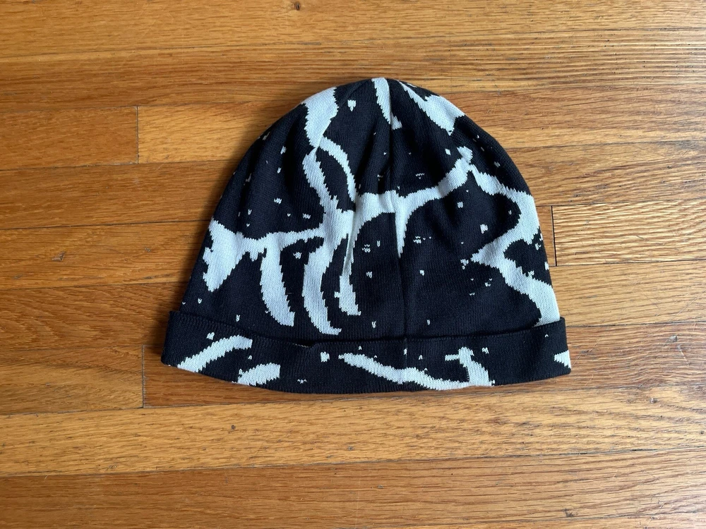 Arcteryx Lightweight Grotto Toque Beanie Orca Black White