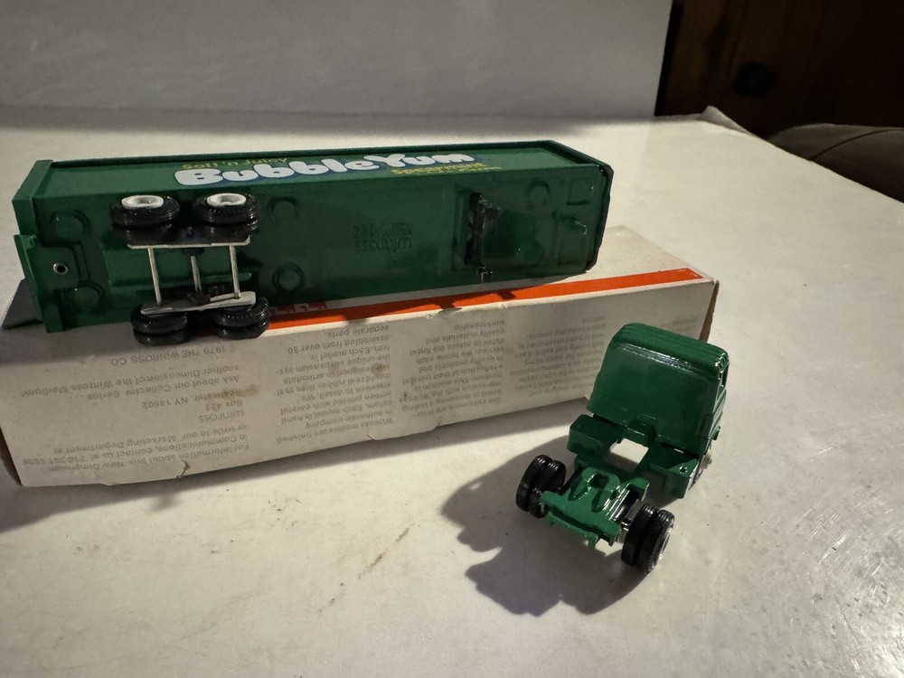 Winross Bubble Yum Green Cabover Tractor Trailer with Lifesavers Beach ...