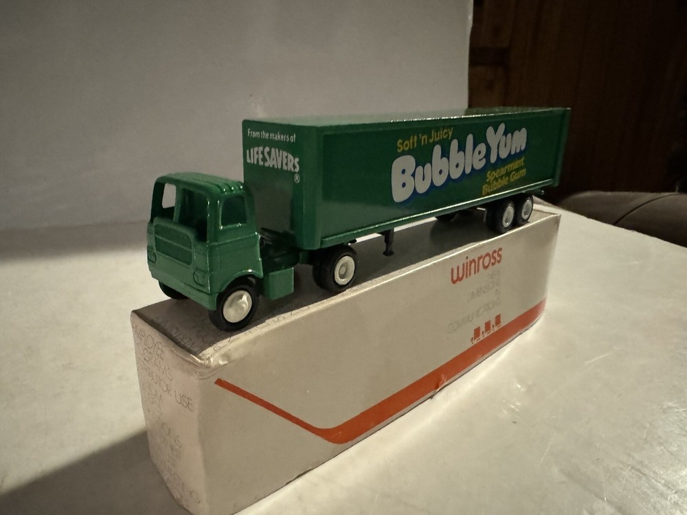 Winross Bubble Yum Green Cabover Tractor Trailer with Lifesavers Beach ...