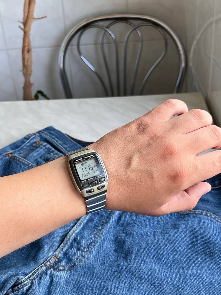 Vintage 1990s Casio Databank Digital Watch with Alarm Calculator Japan Rare